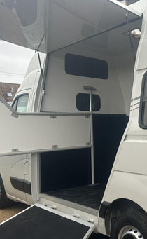 Horse Van - Ruby Rose Horseboxes